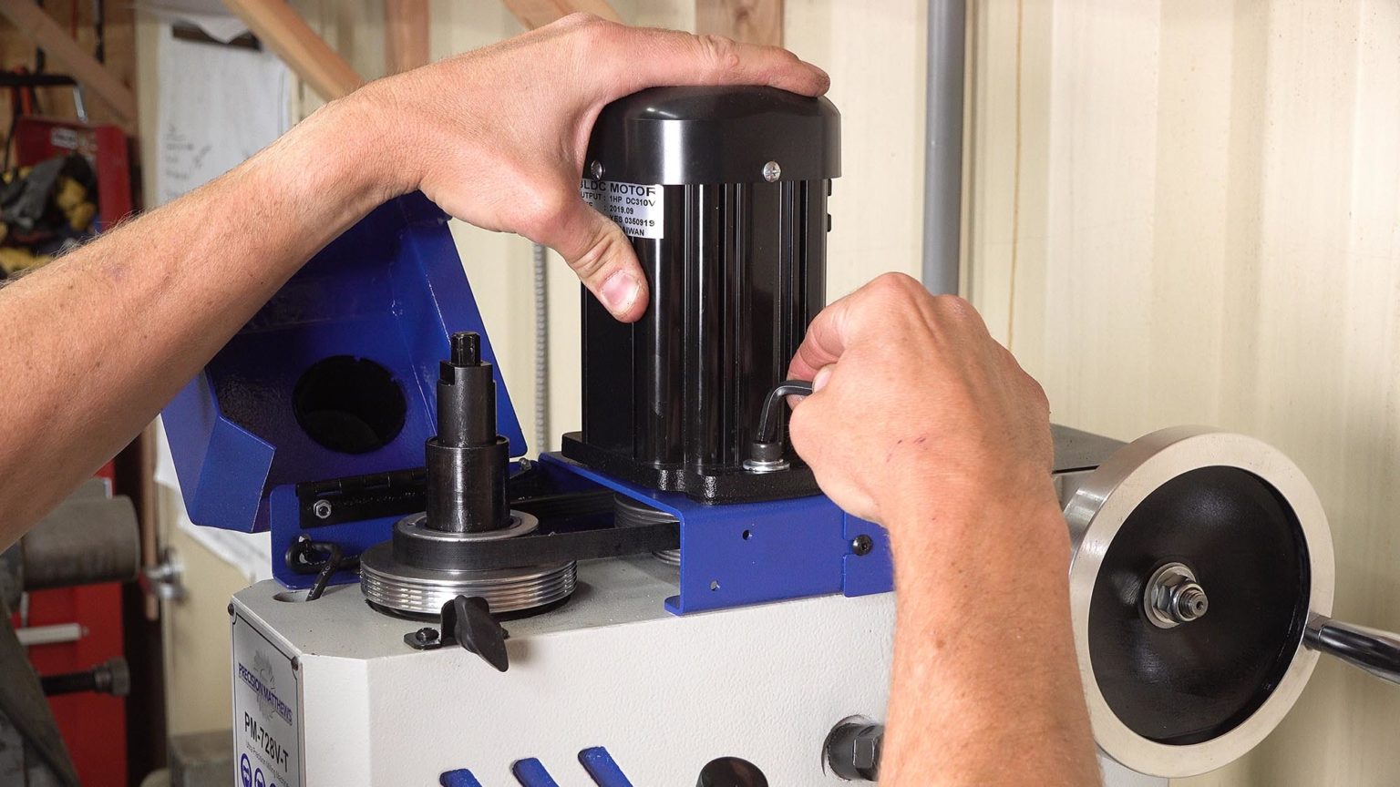 Hands-On: NEW Precision Matthews PM-728VT Precision Bench Mill - Making ...